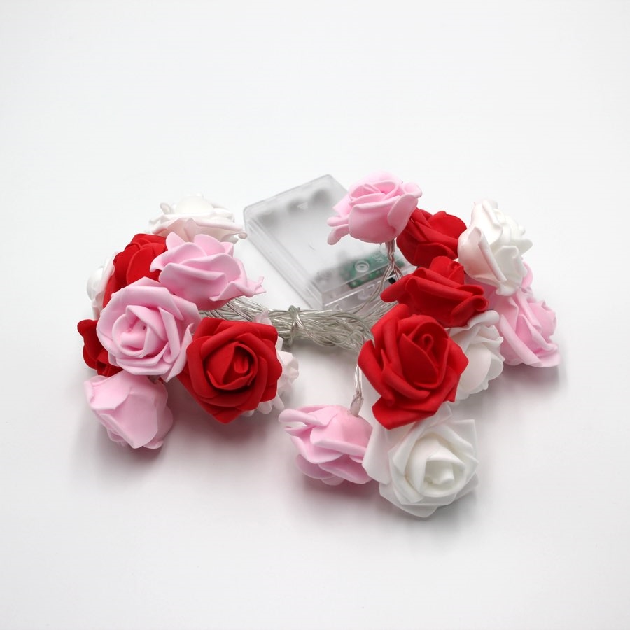 LED lyskæde med røde, lyserøde og hvide roser⎮ledide.dk